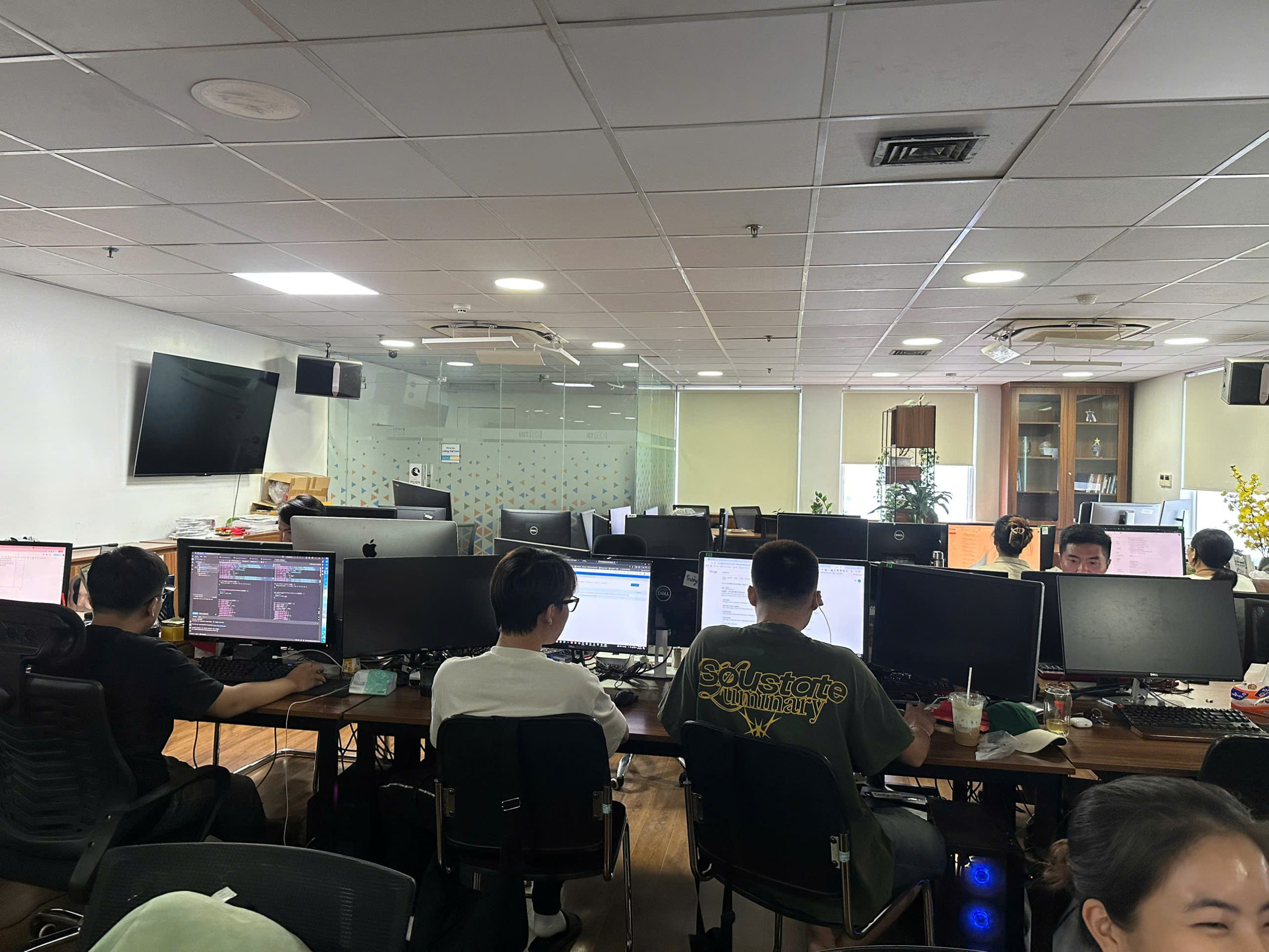 🔥 GIỮA NẮNG 40 ĐỘ VÀ MẤT ĐIỆN, TINH THẦN VIETED VẪN KHÔNG TẮT 🔥 - VietED